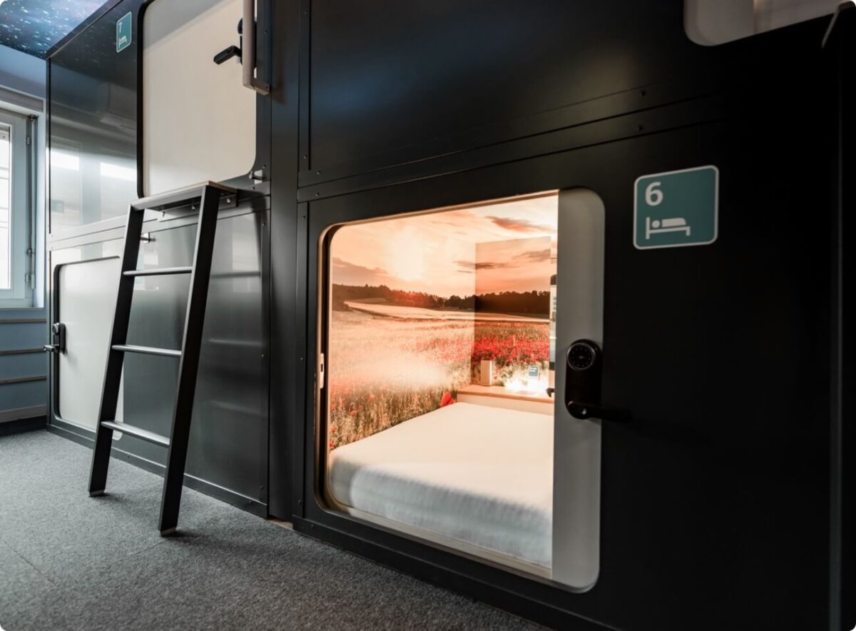 alpine garden – Zurich airport / capsule hotel