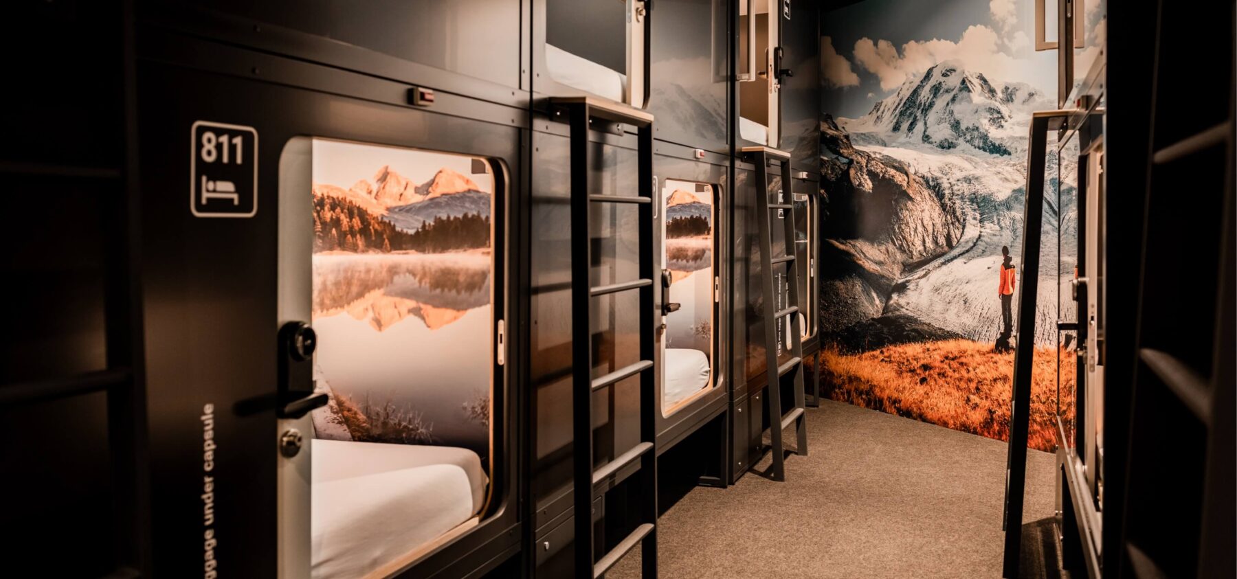 Capsule Hotel Zurich airport / capsule hotel